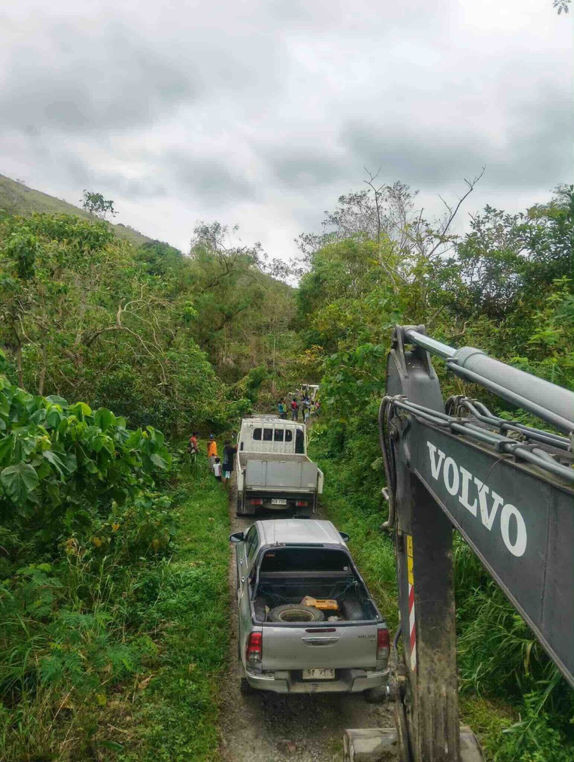 Anti-mining group blocks road, demands concessions from Woggle Corporation